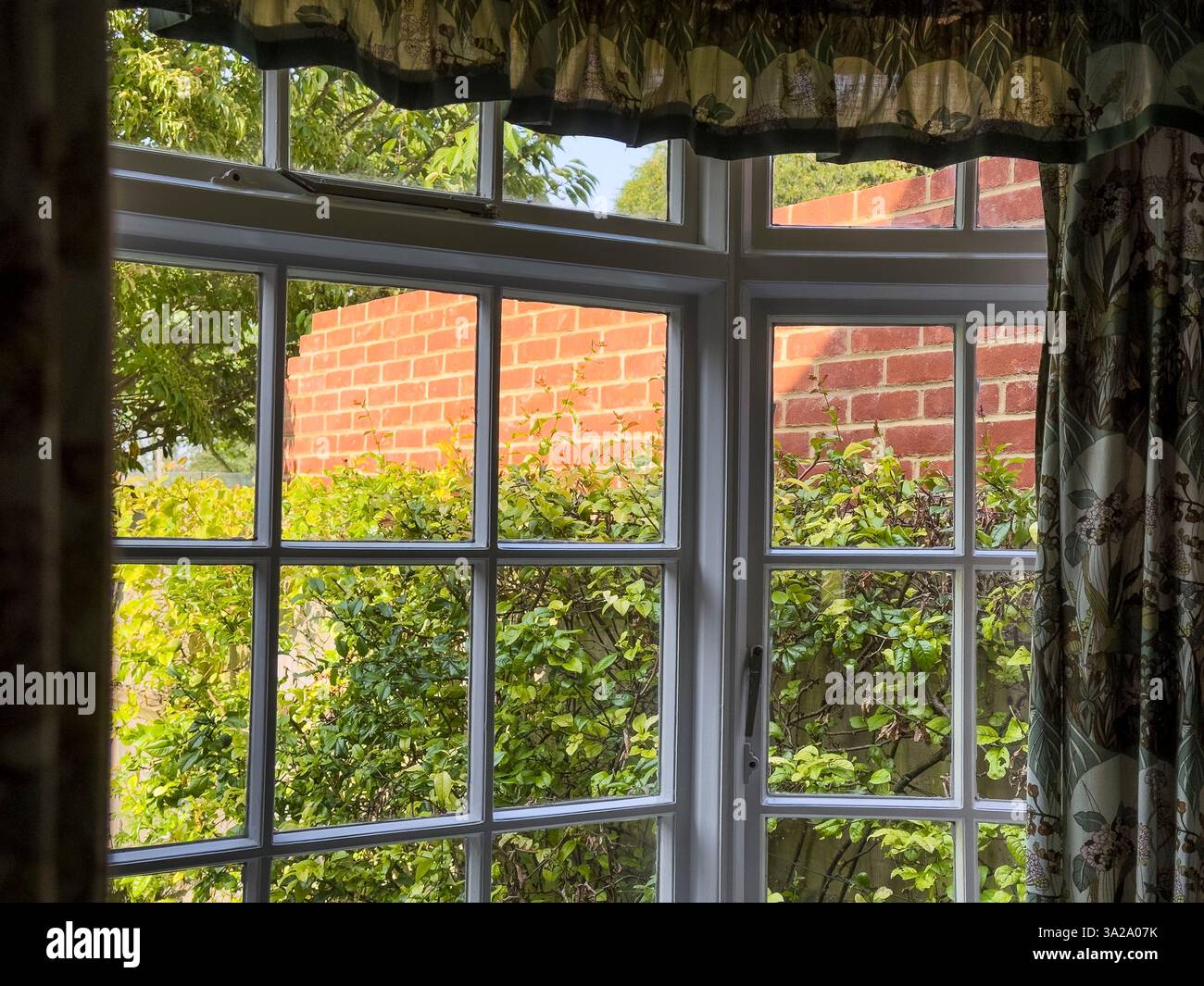 Obstructed view from windows hi-res stock photography and images - Alamy