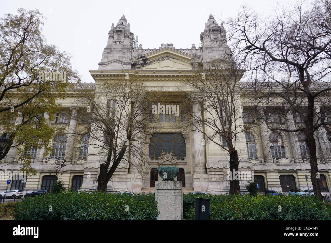 The front entrance of the landmark historic Budapest Stock Exchange ...