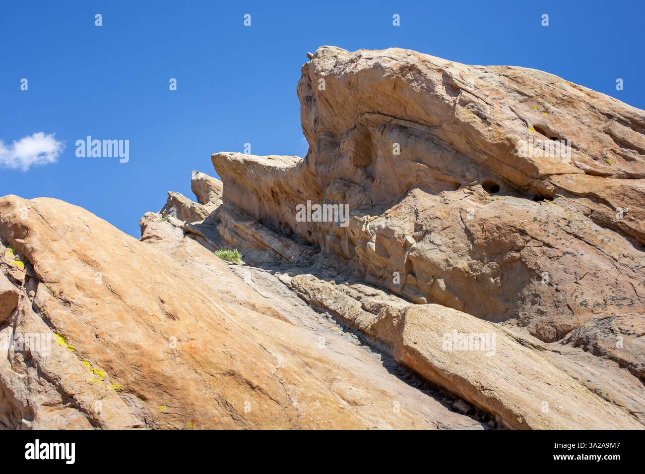 A view of several rocky peaks around Vasquez Rocks Natural Area Park ...