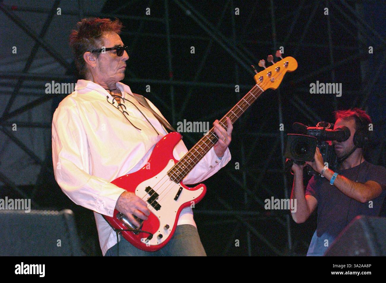 Bologna Italy 05/09/2004 : Michael Davis, bassist of the American Rock ...