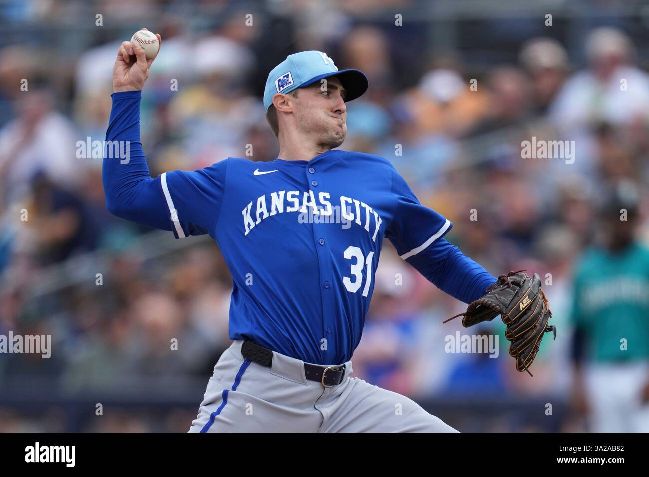 Kansas City Royals starting pitcher Ross Stripling throws against the ...