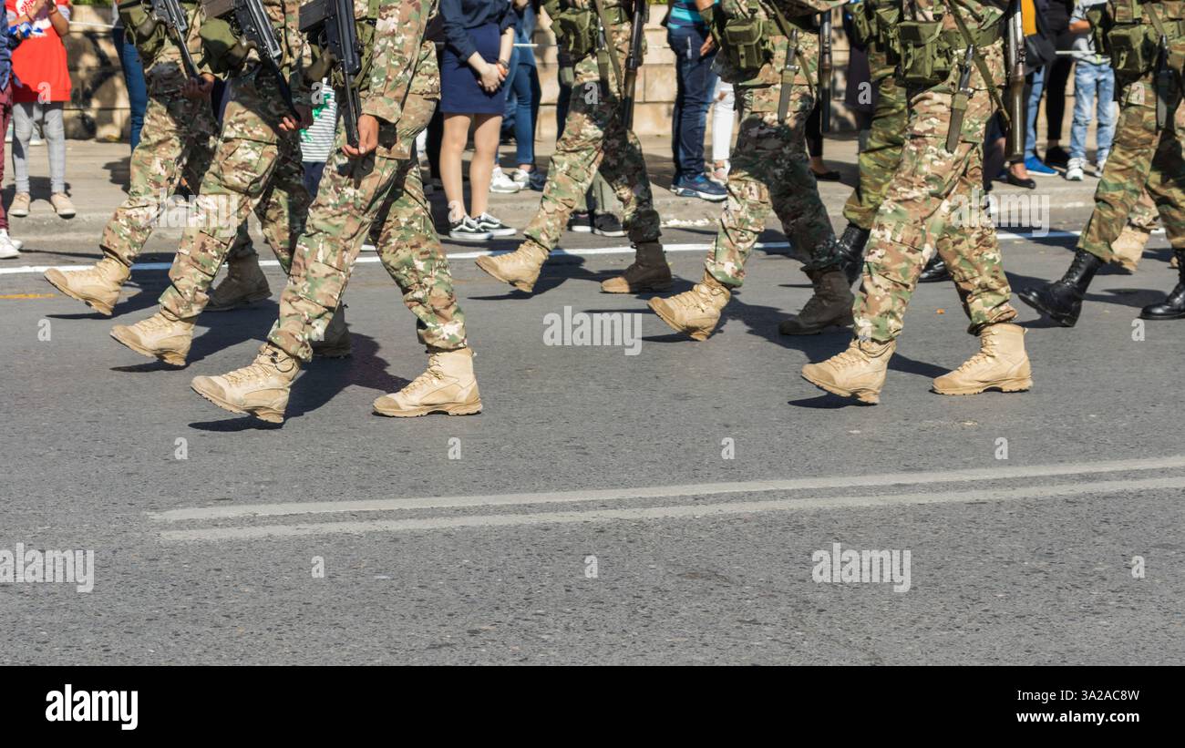 Marine soldiers marching in line hi-res stock photography and images ...