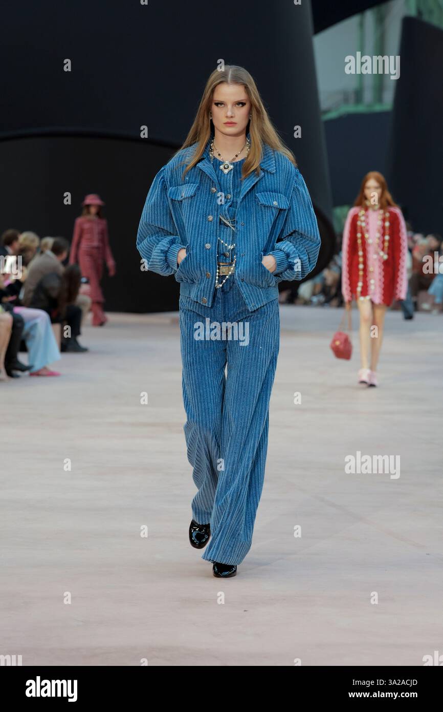 Model Saunders walks on the runway during the Chanel Ready to Wear ...