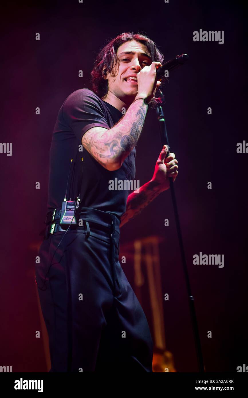 Naska - Tour Nei Teatri - The prince of Italian punk NASKA in a new ...