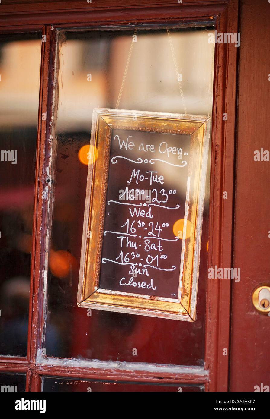Handwritten sign board hi-res stock photography and images - Alamy
