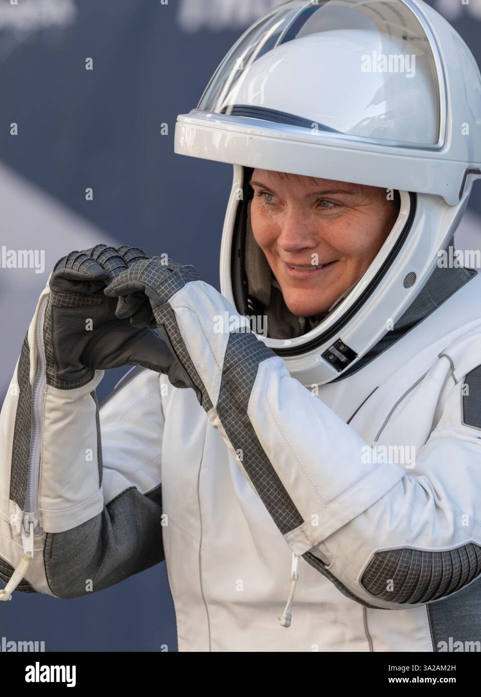 Anne McClain commander USA, Nichole Ayers Pilot USA, Takuya Onishi JAXA ...