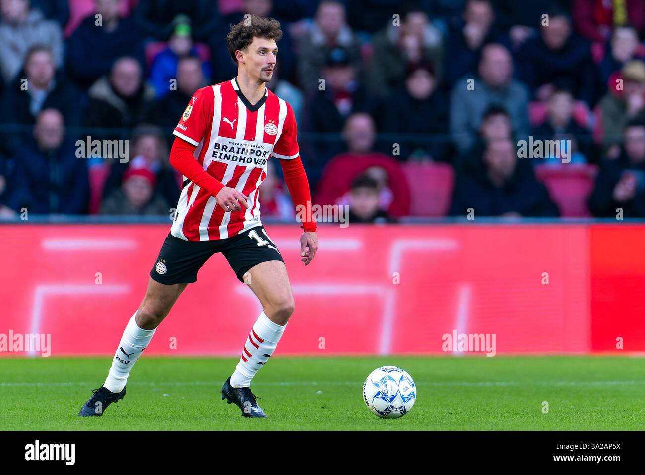 Eindhoven, Netherlands. 22nd Dec, 2024. EINDHOVEN, NETHERLANDS - DECEMBER 22: Olivier Boscagli ...