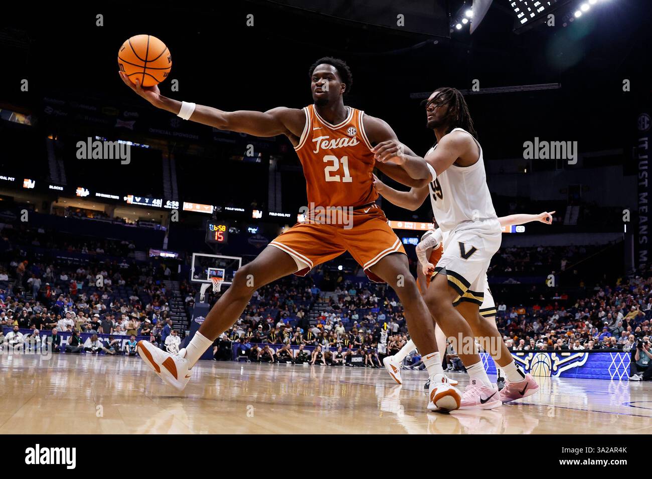 NASHVILLE, TN - MARCH 12: Texas Longhorns forward Ze'Rik Onyema (21 ...