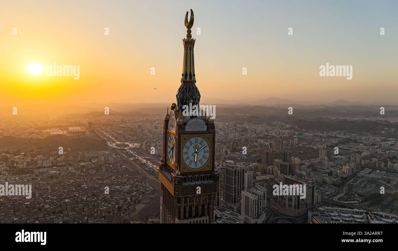 Al masjid al haram aerial hi-res stock photography and images - Alamy