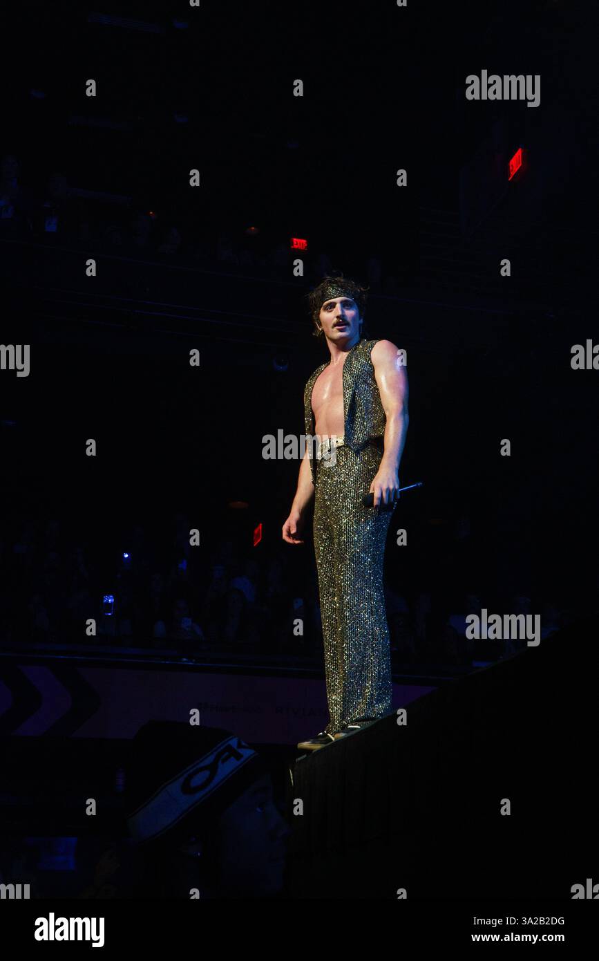 Benson boone hi-res stock photography and images - Alamy