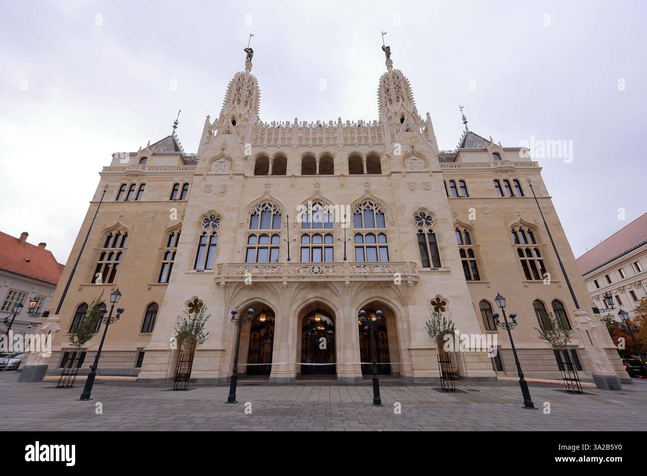 Holy Trinity square (Szentharomsag ter), famous for Fishermen's Bastion ...