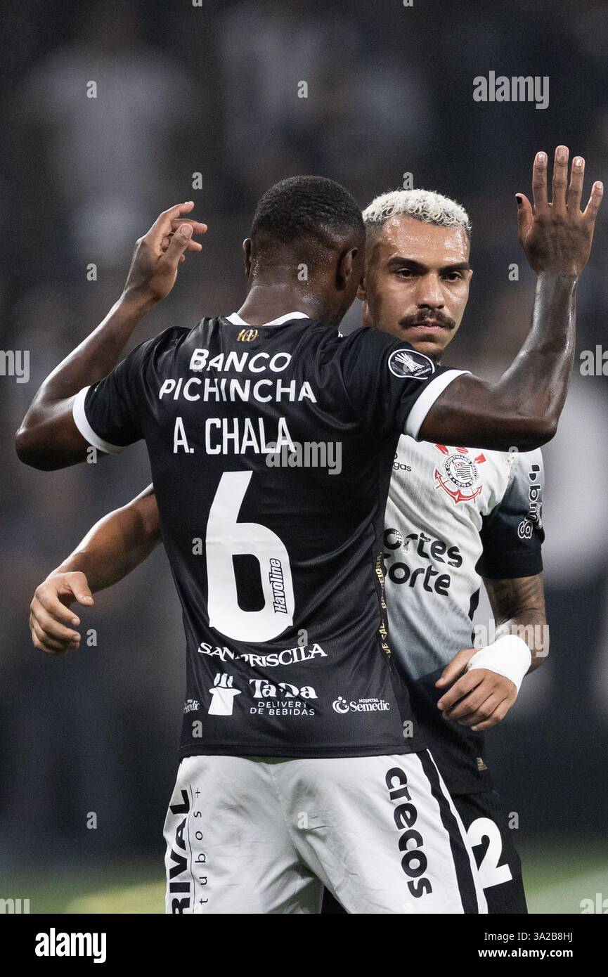 SAO PAULO, BRAZIL - MARCH 12: Aníbal Chalá of Barcelona (L) and ...