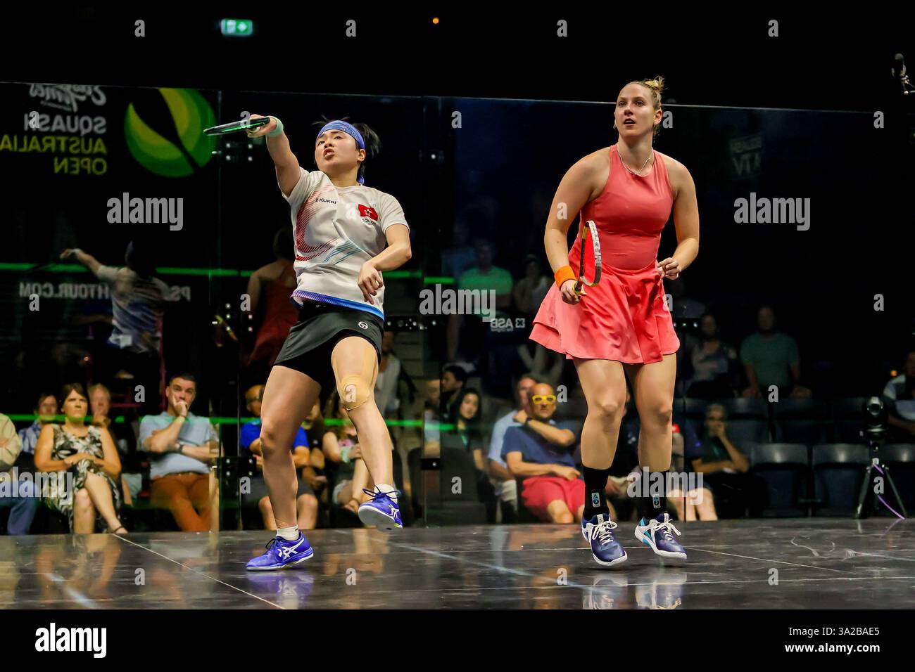 Hong Kong’s Tong Tsz Wing (L) plays against Jessica van der Walt from ...