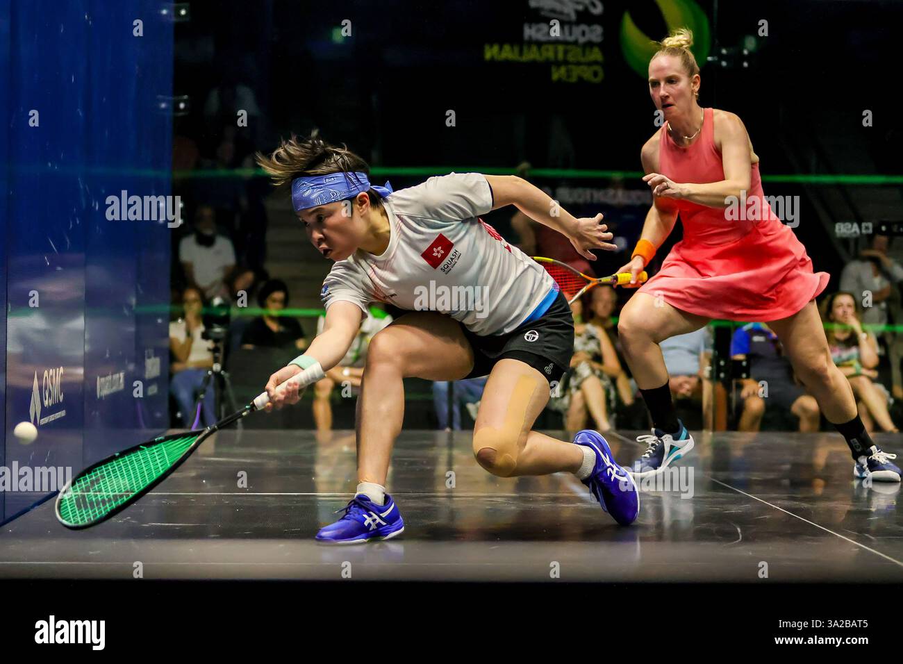 Hong Kong’s Tong Tsz Wing (L) plays against Jessica van der Walt from ...