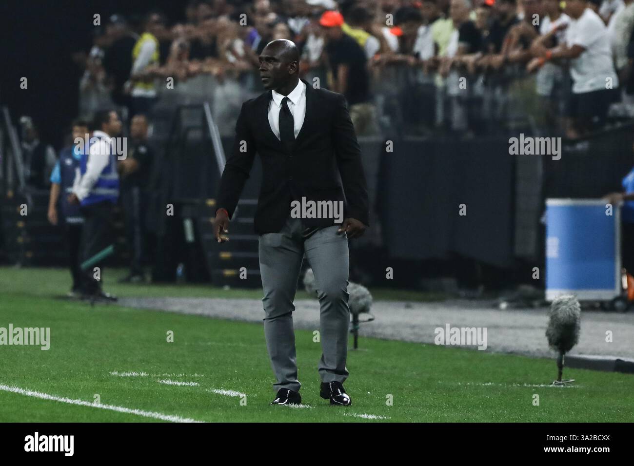 Coach of Barcelona de Guayaquil, Segundo Castillo during the match ...