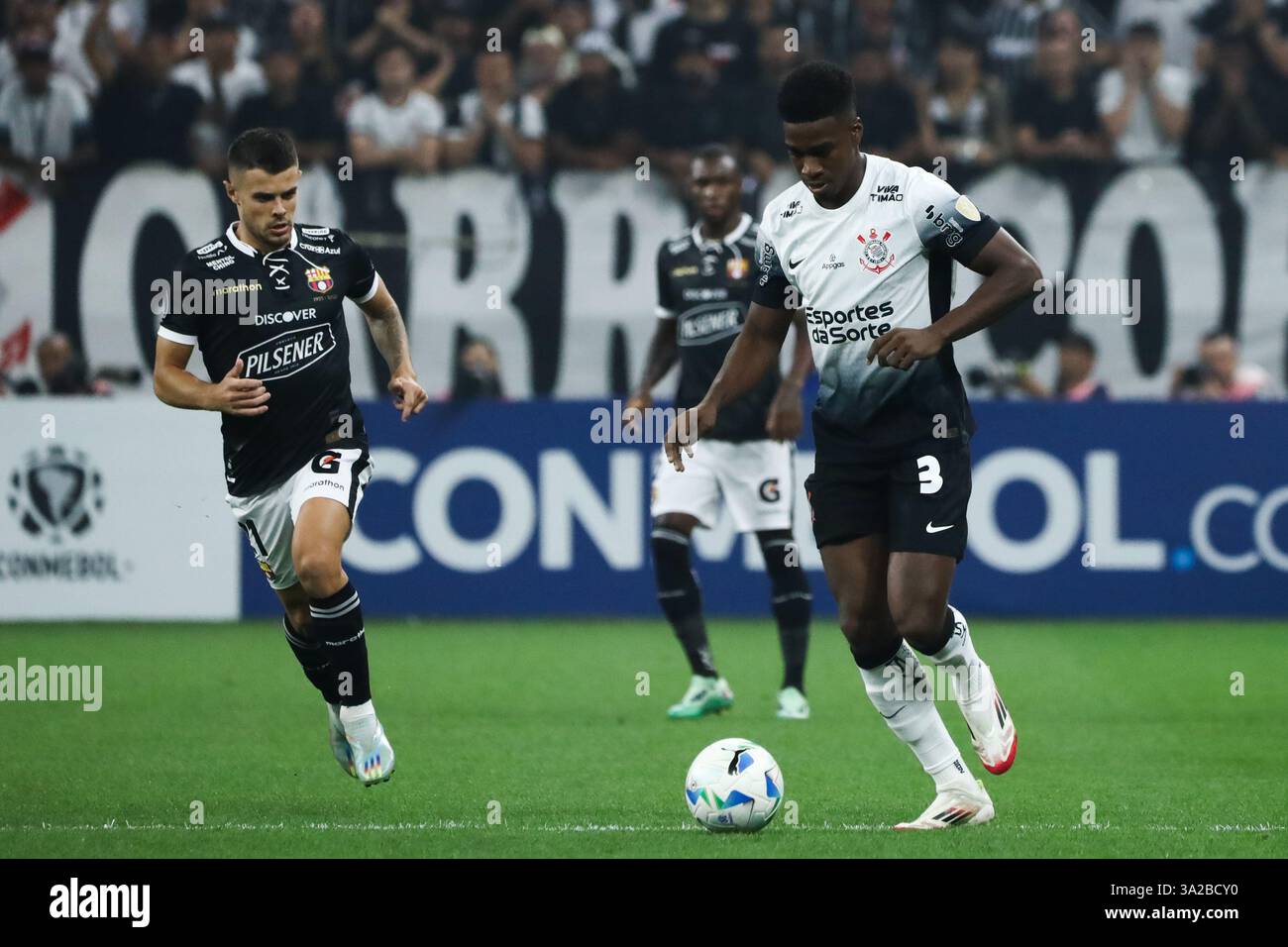 Félix Torres of Corinthians during the match against Barcelona de ...
