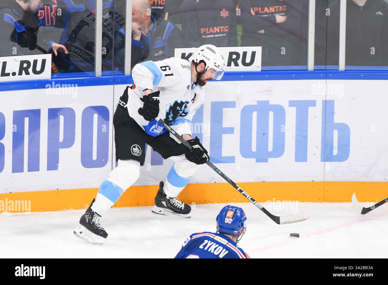 Saint Petersburg, Russia. 11th Mar, 2025. Xavier Ouellet (61) of Dinamo ...