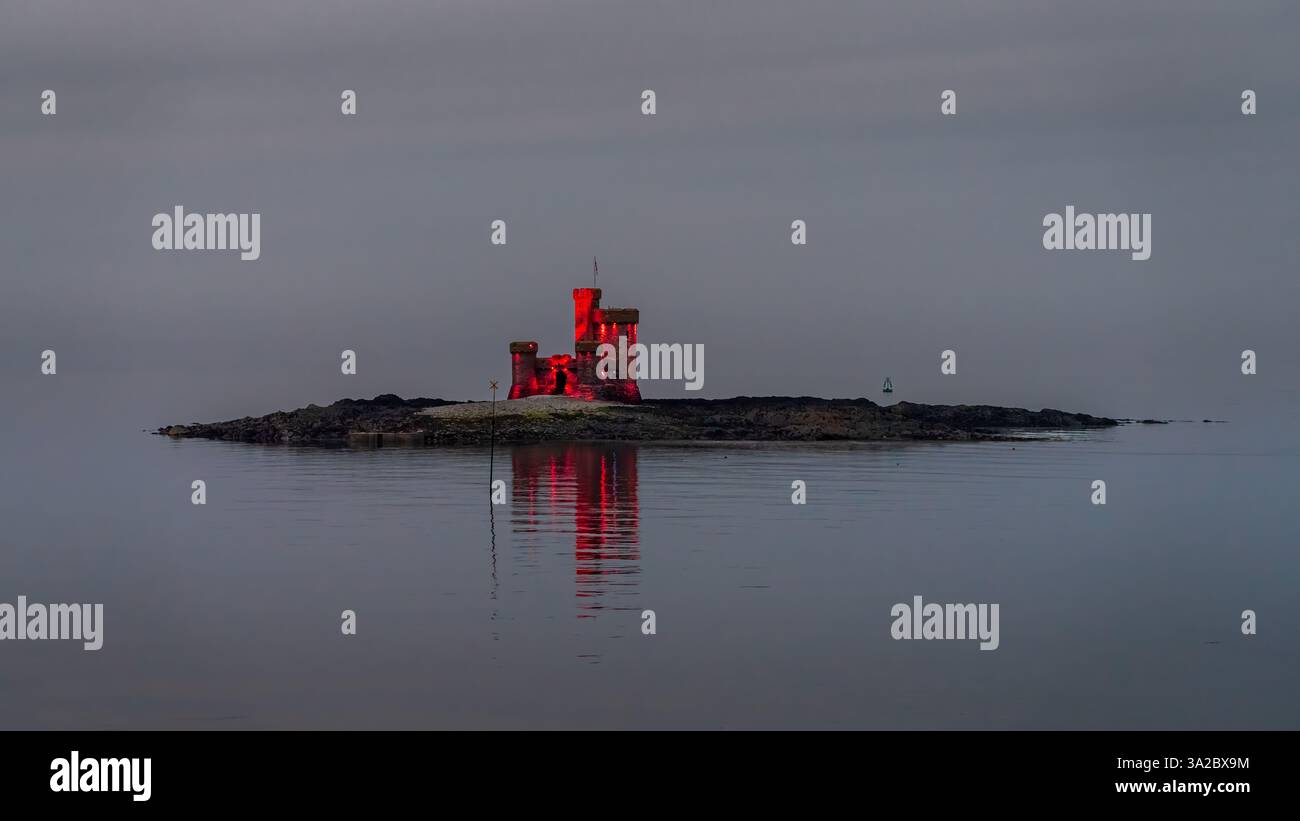 Tower of refuge isle of man night hi-res stock photography and images ...