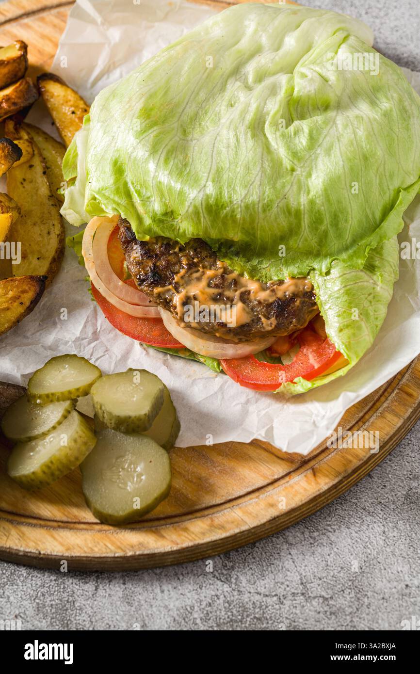 Lettuce Wrapped Hamburger – Low Calorie Wrap Burgers – OVNI