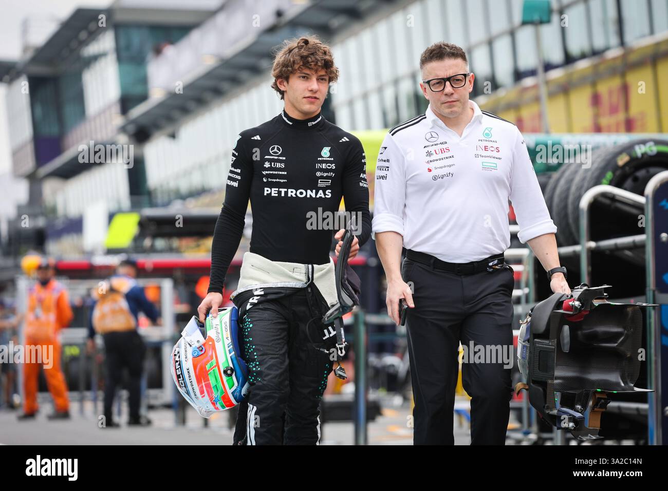 KIMI ANTONELLI Andrea (ita), Mercedes AMG F1 Team W16, BONNINGTON Peter, Race engineer of ...