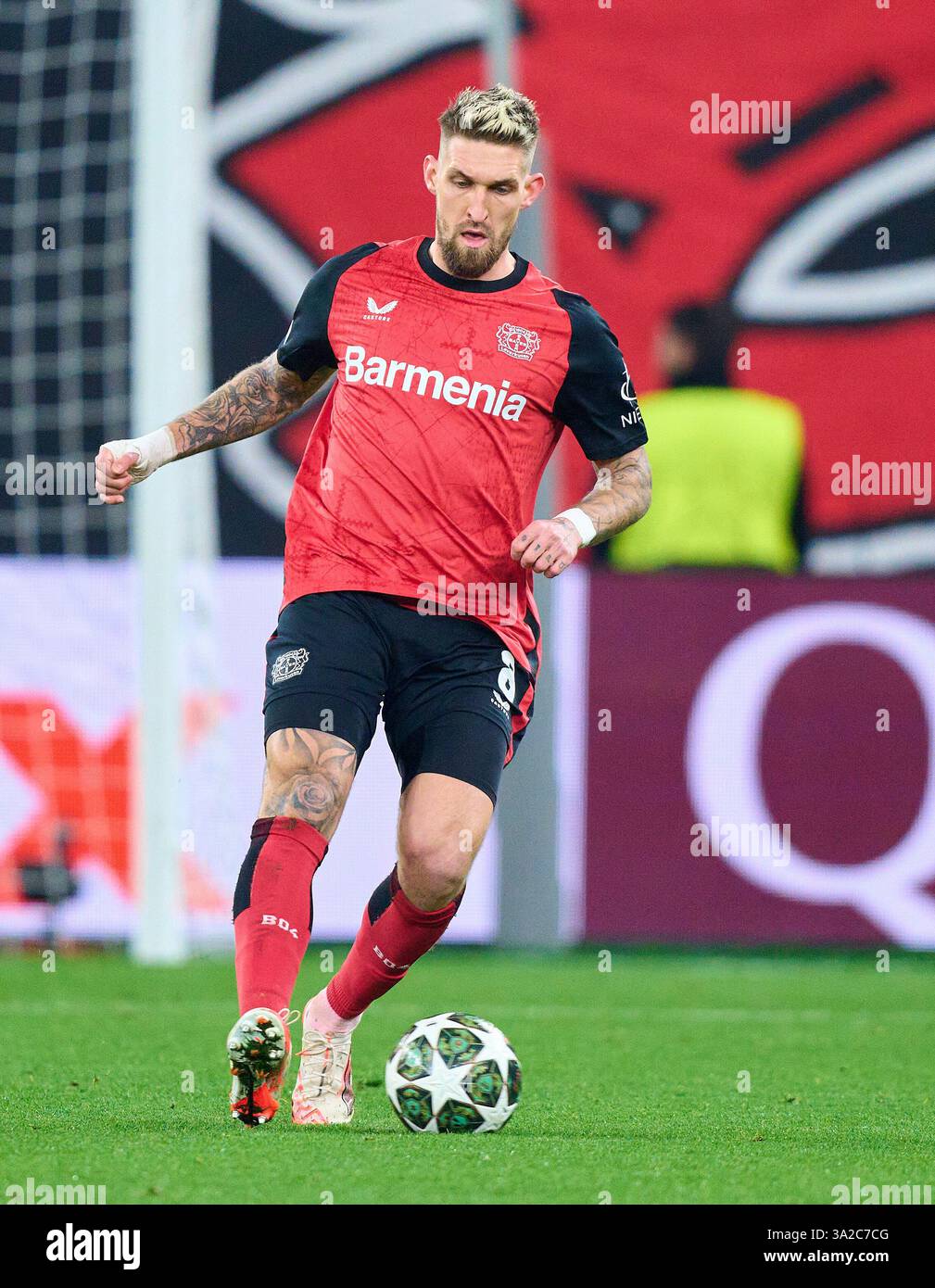 Robert Andrich, Lev 8 in the round of 16 second leg match BAYER 04 ...