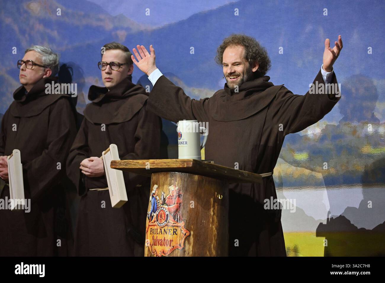 Fastenprediger Maxi SCHAFROTH. Salvator Starkbier Probe 2025 auf dem ...