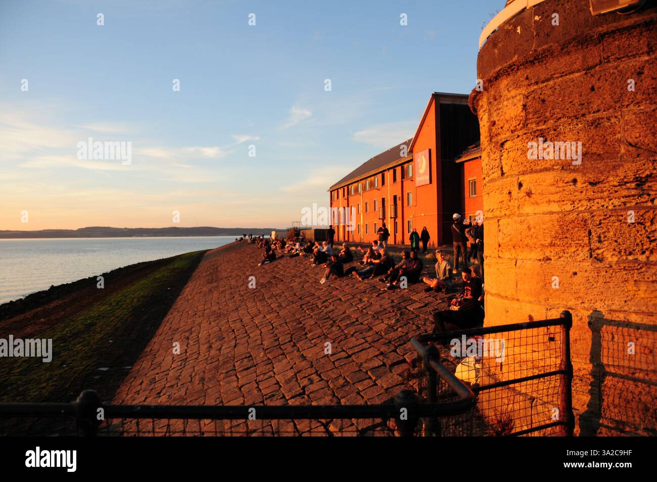 Cloudy sky over harbour hi-res stock photography and images - Alamy