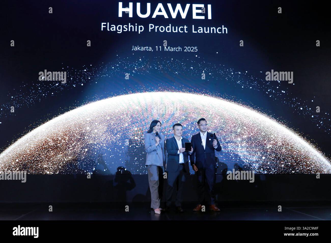 Jakarta, Indonesia.11th March 2025. HUAWEI unveiled its latest foldable ...