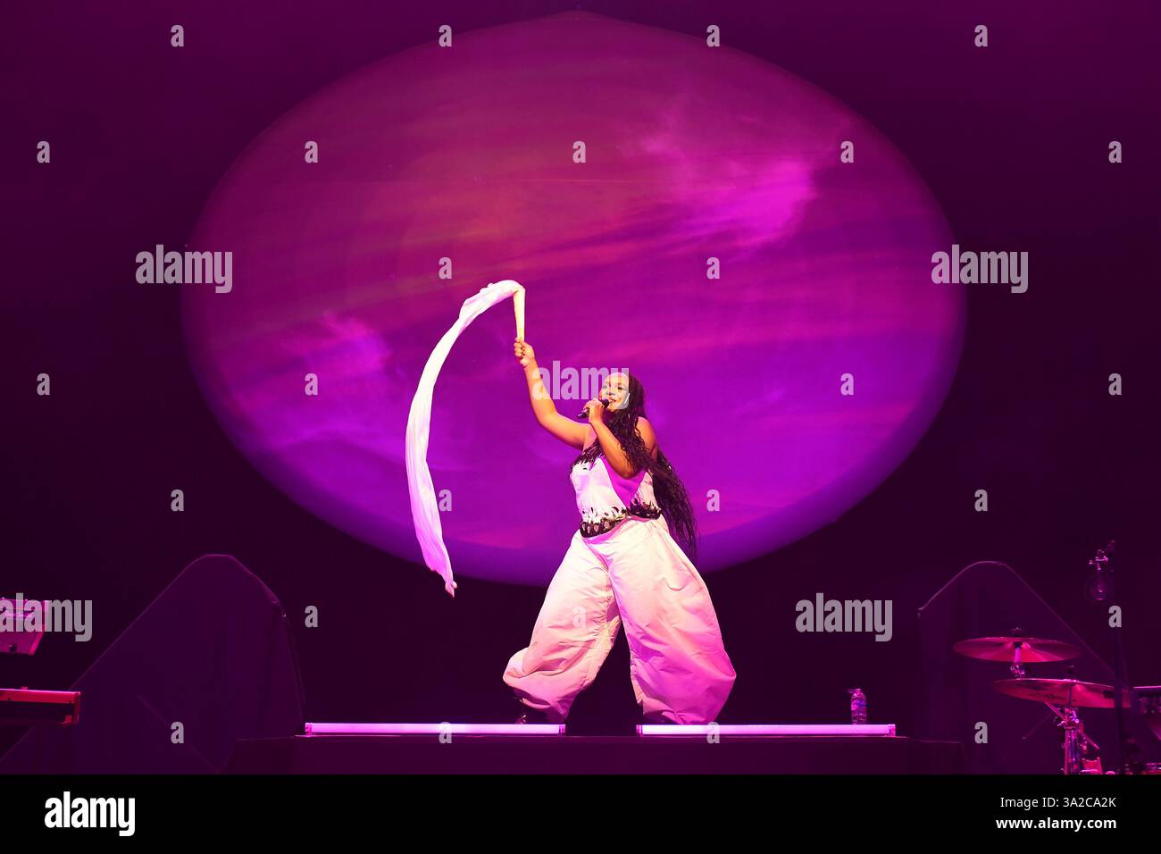 LONDON, ENGLAND - MARCH 12: Nao (Neo Jessica Joshua) performing at ...