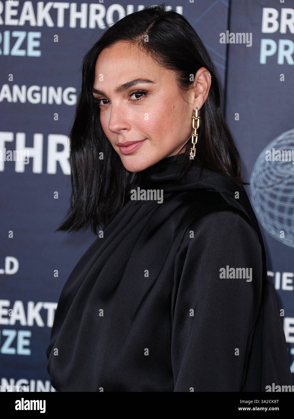 Israeli actress model gal gadot hi-res stock photography and images - Alamy