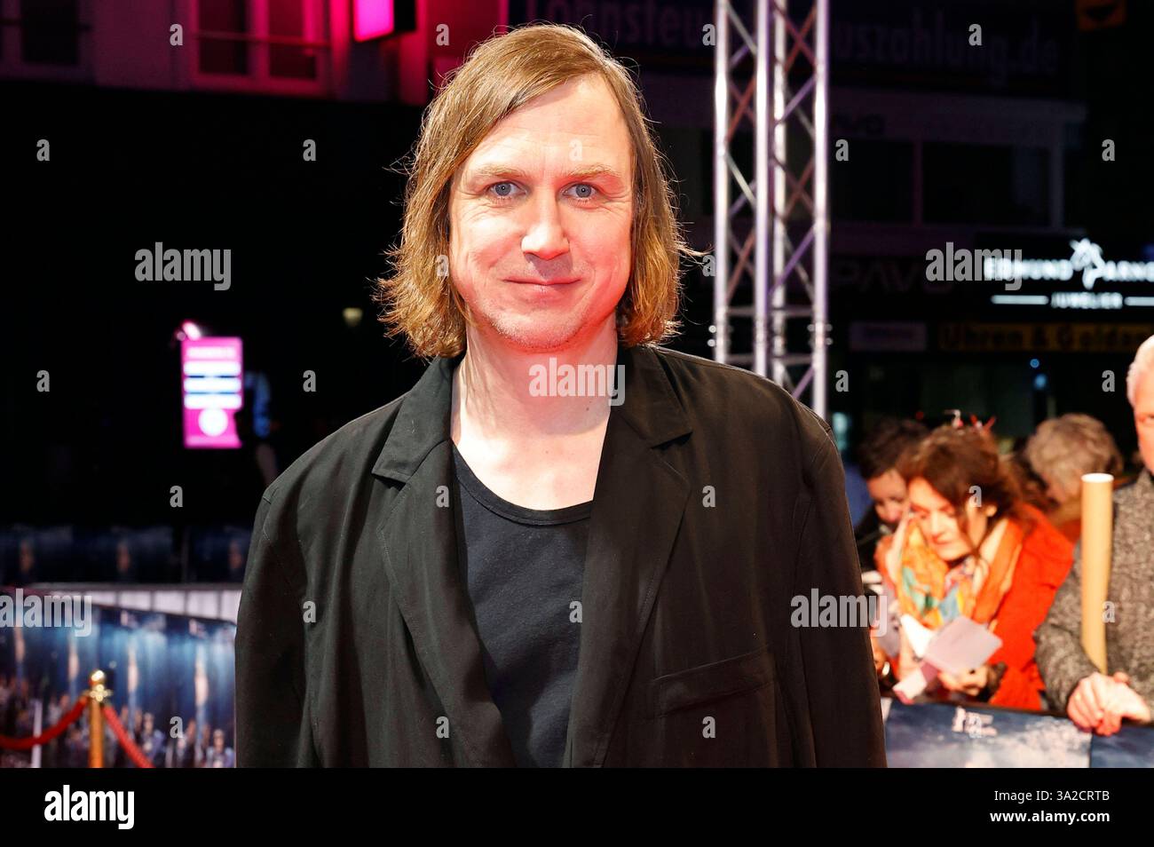 Lars Eidinger bei der Premiere des Kinofilms Das Licht / The Light in ...
