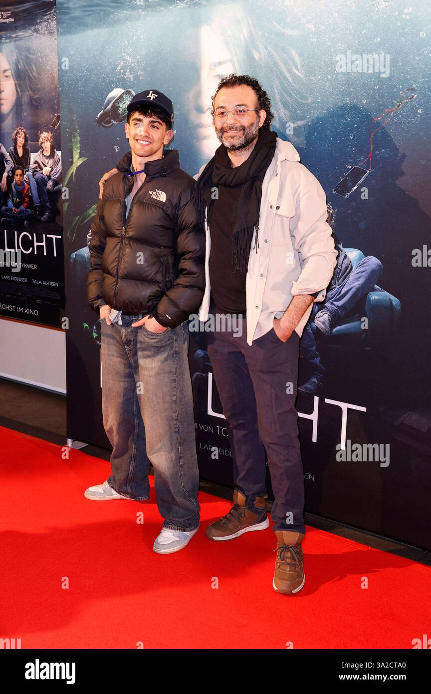 Mido Kotaini und Mudar Ramadan bei der Premiere des Kinofilms Das Licht ...
