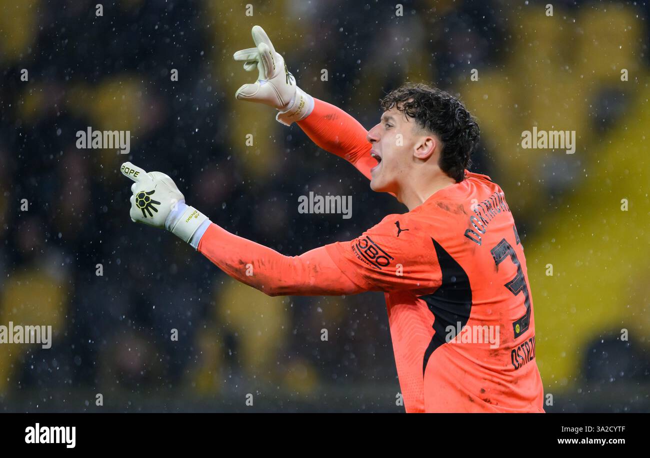 Dresden, Germany. 12th Mar, 2025. Soccer: 3rd division, SG Dynamo ...