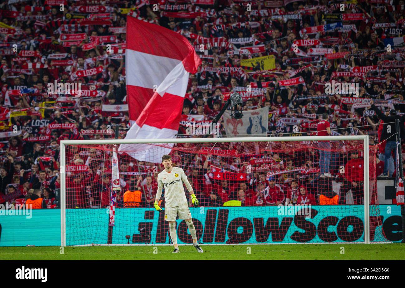Lille, Germany. 12th Mar 2025. Gregor Kobel (BvB) OSC Lille - Borussia ...