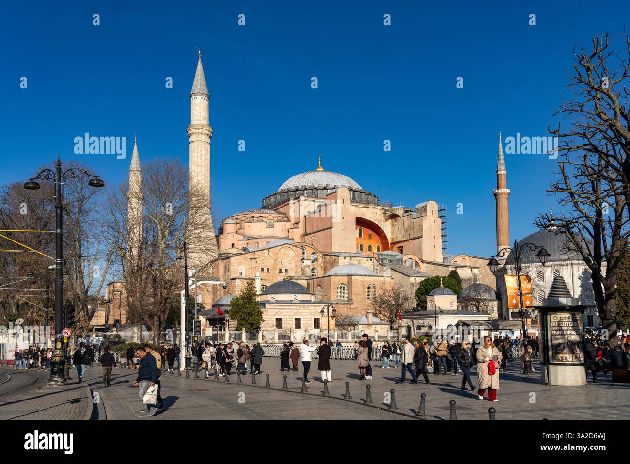 Die heutige Moschee Hagia Sophia oder Sophienkirche, ehemalige ...