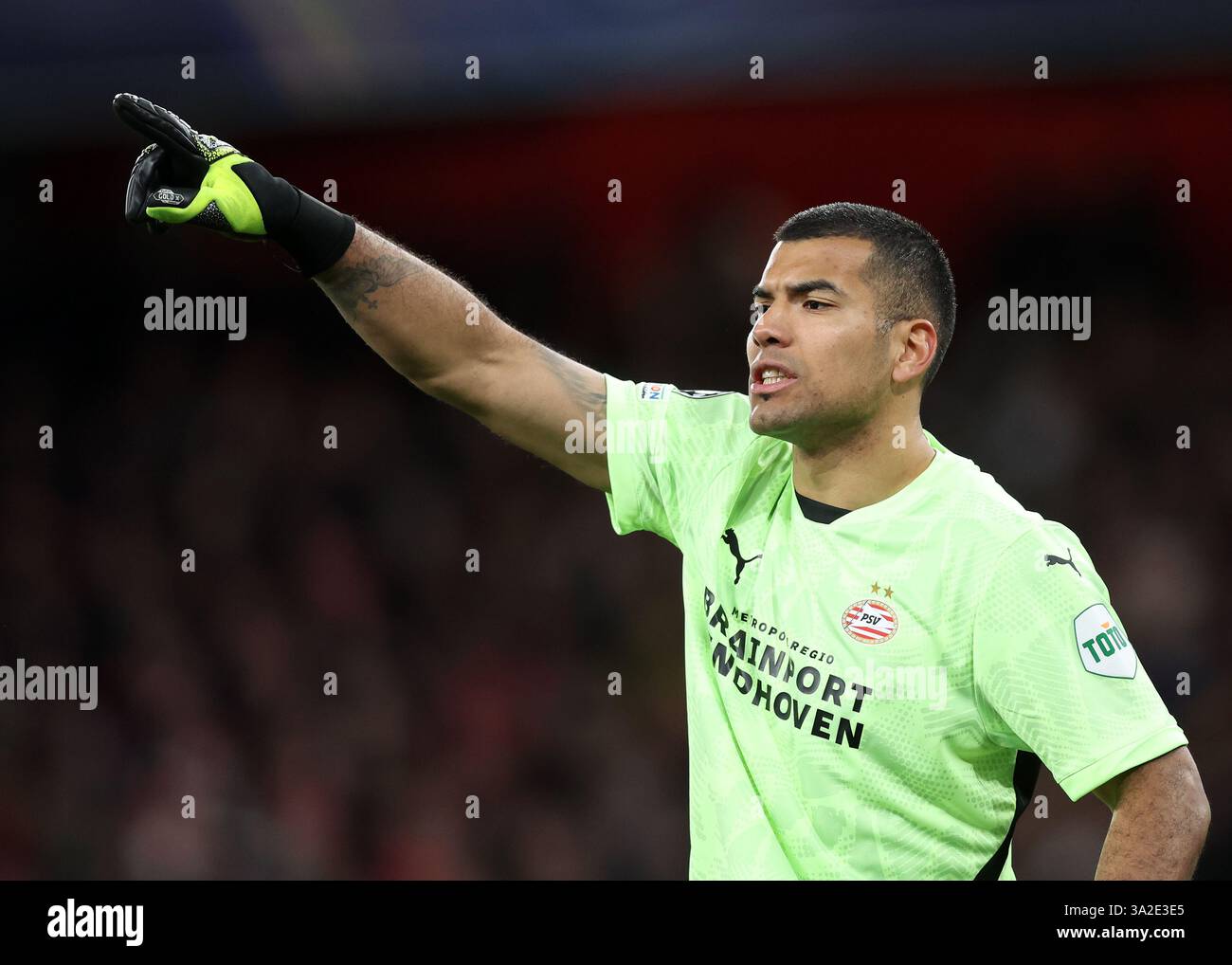 London, UK. 12th Mar, 2025. PSV's goalkeeper Walter Benitez during the ...