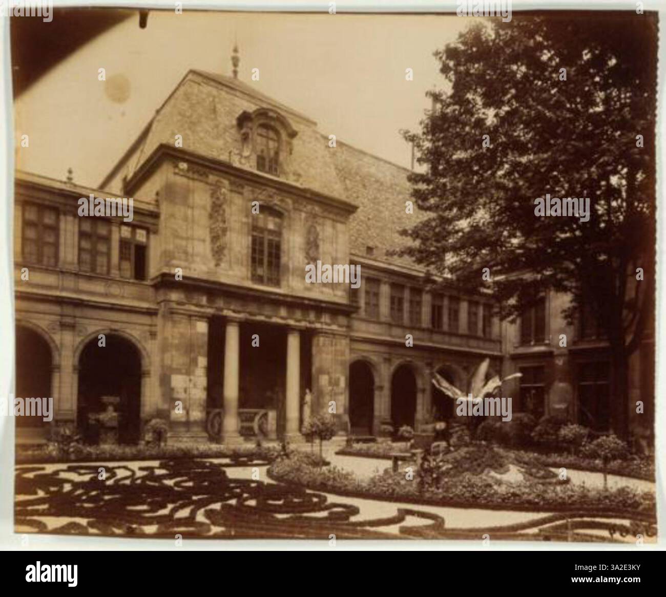 This photograph shows the Musée Carnavalet in Paris, emphasizing its ...