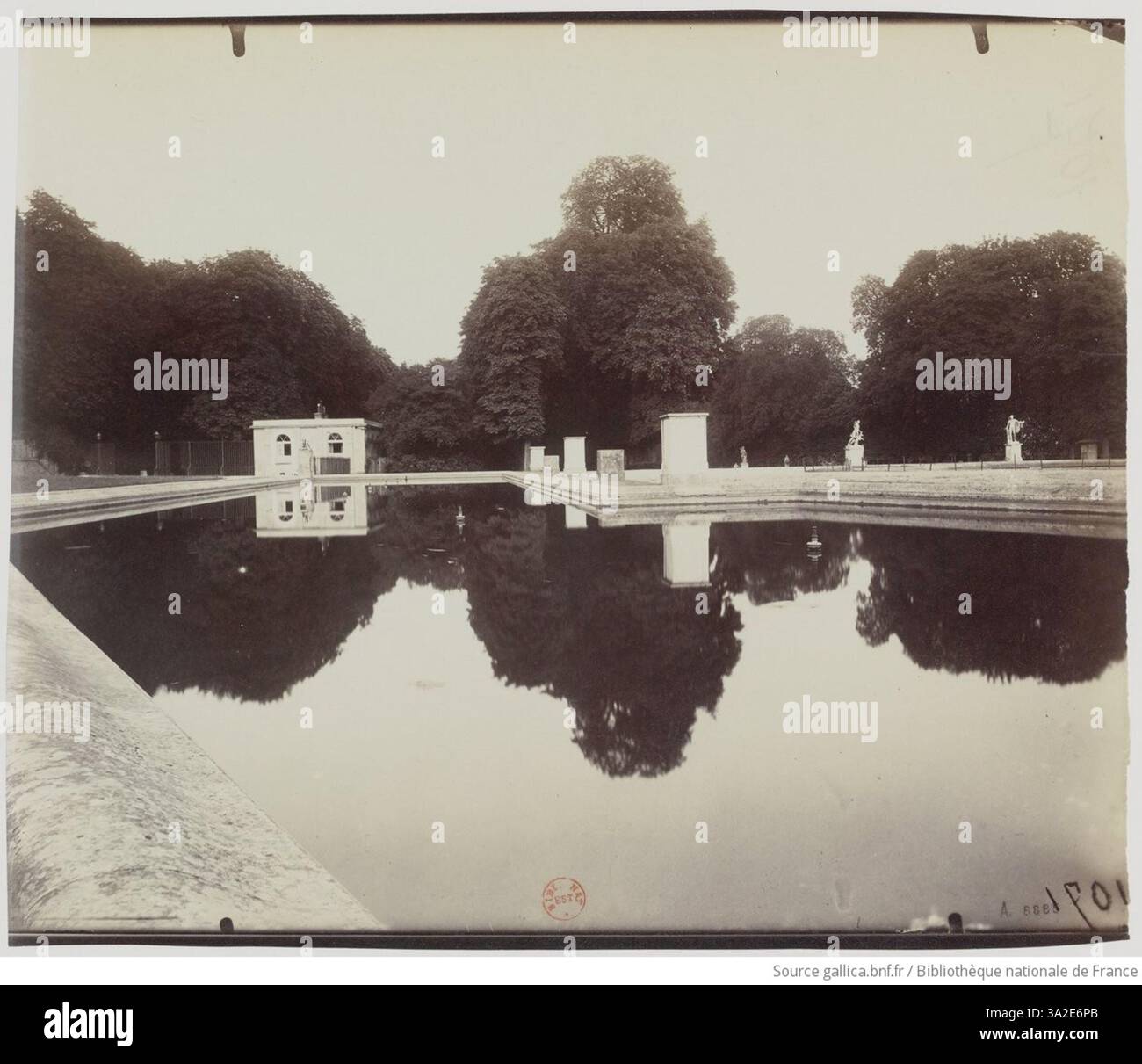 Eugène Atget’s photograph of St. Cloud park highlights the tranquil ...