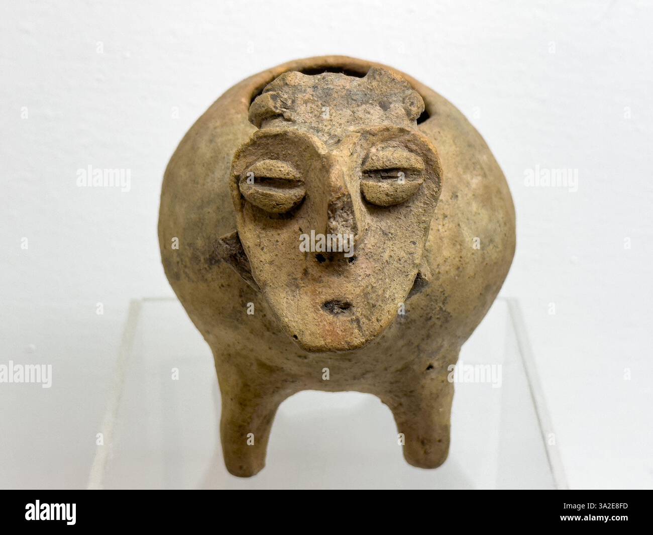 Pre-Hispanic indigenous Amerindian ceramic pottery with a face design ...