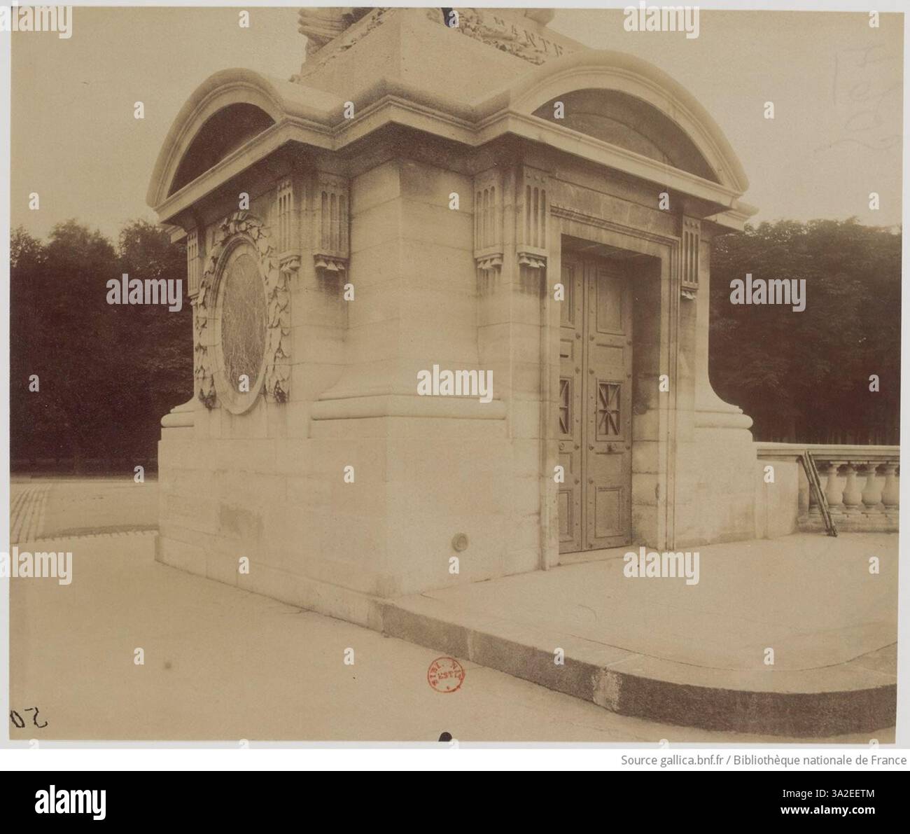 A black-and-white image of the pedestal at Place de la Concorde ...
