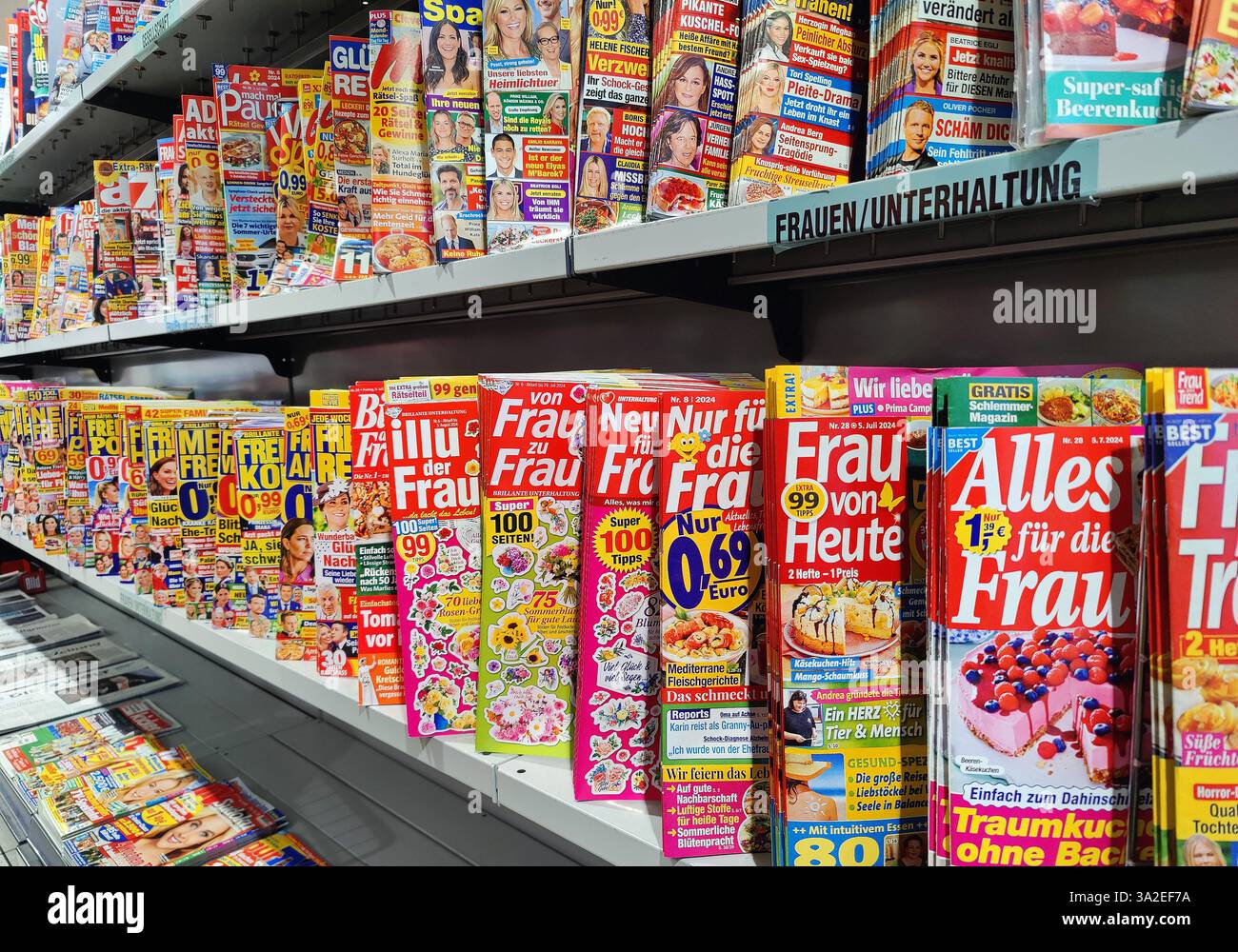 Various magazines in the supermarket, Germany Stock Photo - Alamy