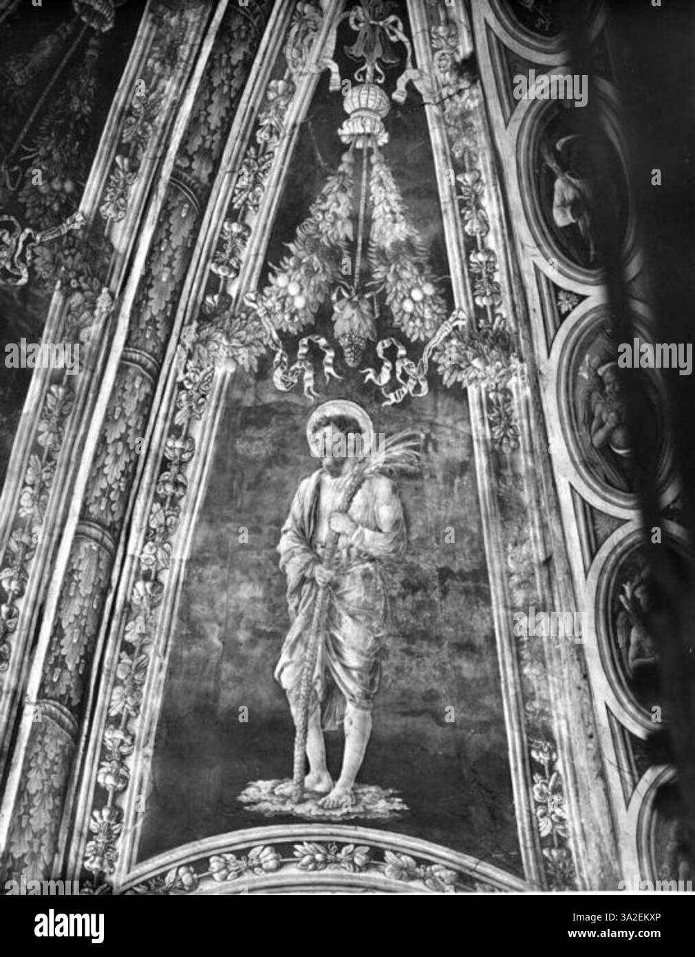 Pose showcasing Black and White Stock Photos & Images - Alamy