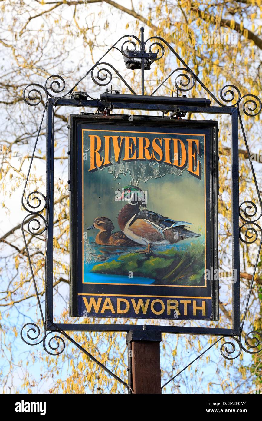 Pub sign with colourful ducks - Riverside Inn - Wadworth brewery ...