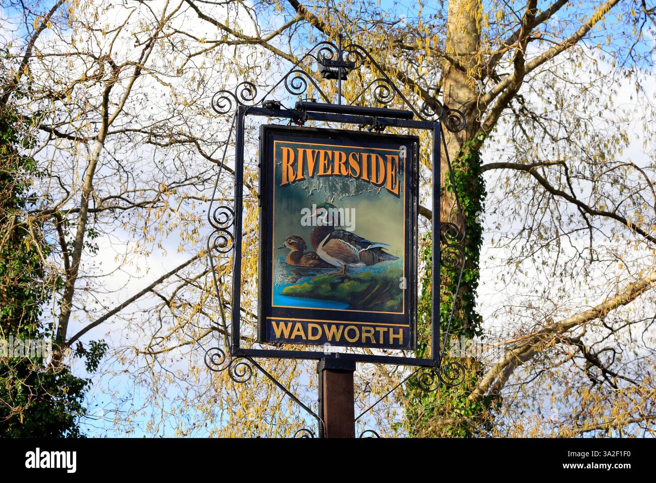 Pub sign with colourful ducks - Riverside Inn - Wadworth brewery ...