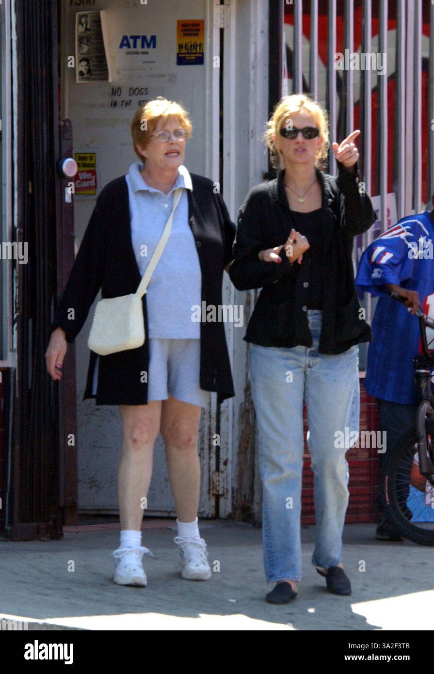 ! Passers-by stared in disbelief as 'Pretty Woman' JULIA ROBERTS and ...