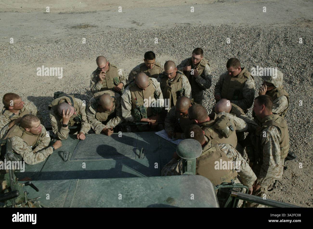 2004 iraq map hi-res stock photography and images - Alamy