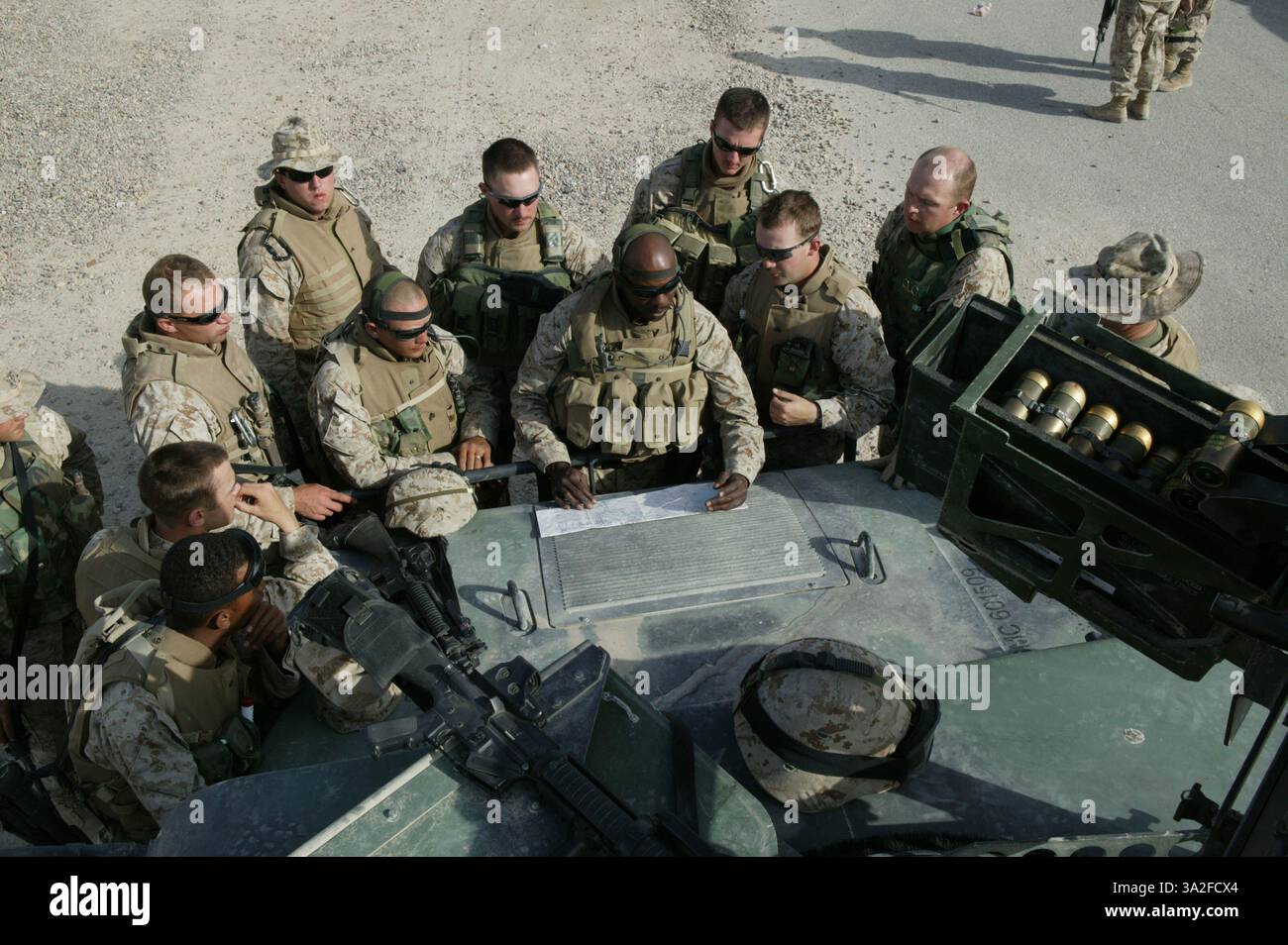 2004 iraq map hi-res stock photography and images - Alamy