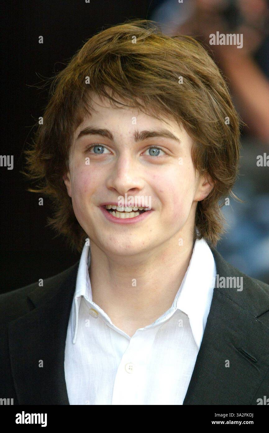 Harry potter daniel radcliffe 2004 hi-res stock photography and images ...