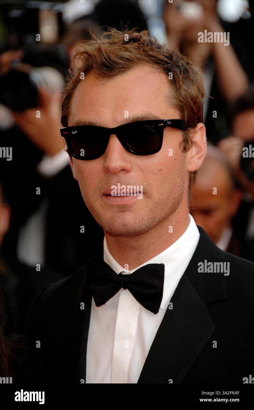 Jude law 2007 cannes festival hi-res stock photography and images - Alamy
