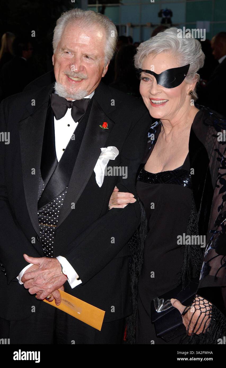 Lee meriwether catwoman hi-res stock photography and images - Alamy